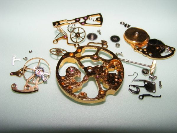 The Proper and Fast Way on How to Clean a Watch Movement - Sofly